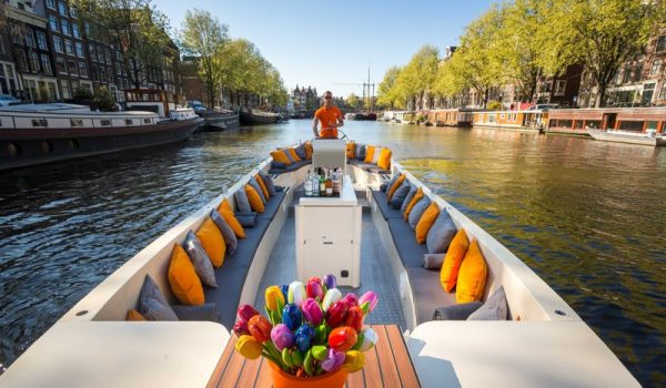 Boot Huren Amsterdam: de mooiste boten voor de leukste uitjes in 2020